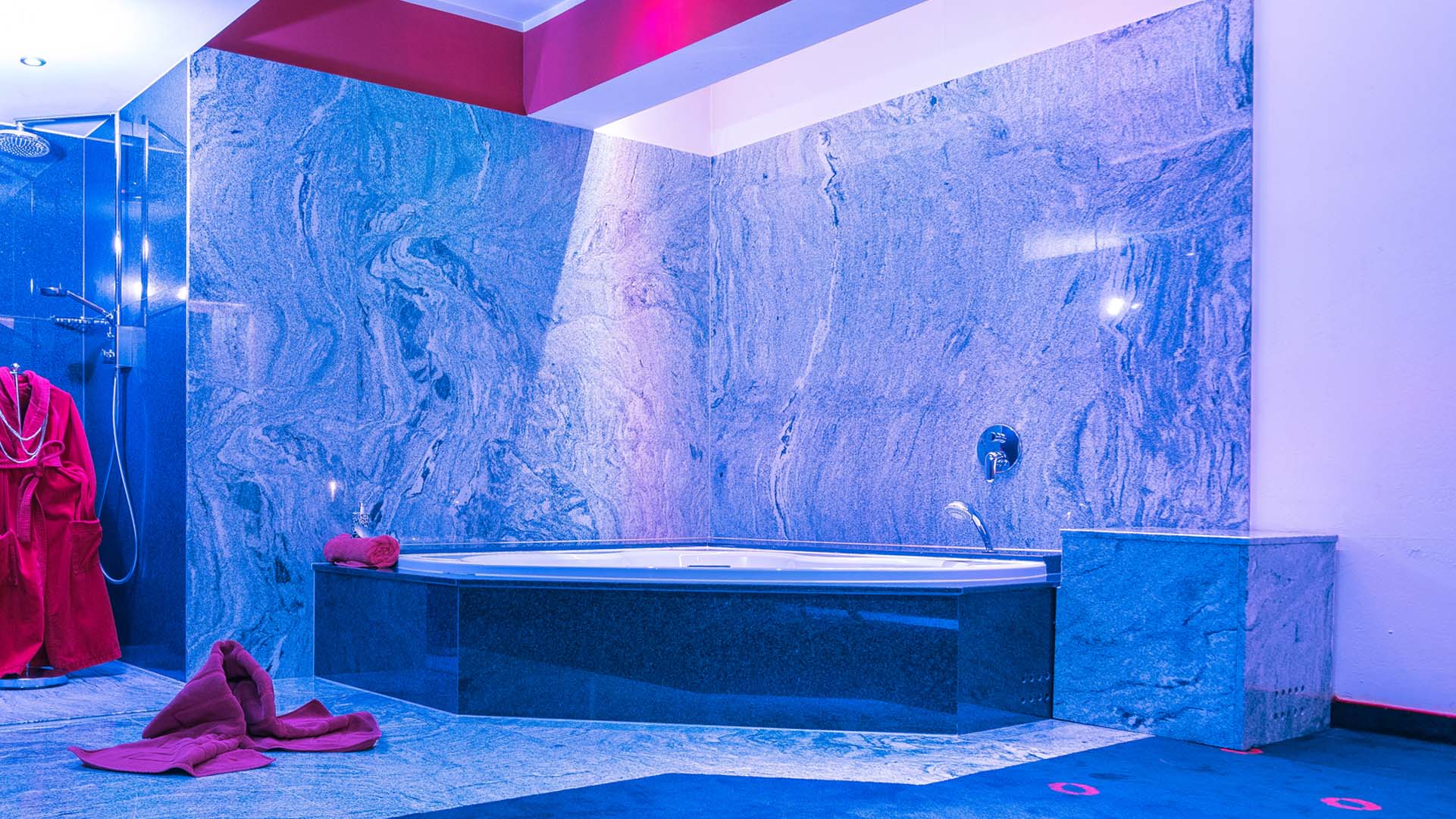 inside Lady-O` – NIGHTCLUB LADY-O`