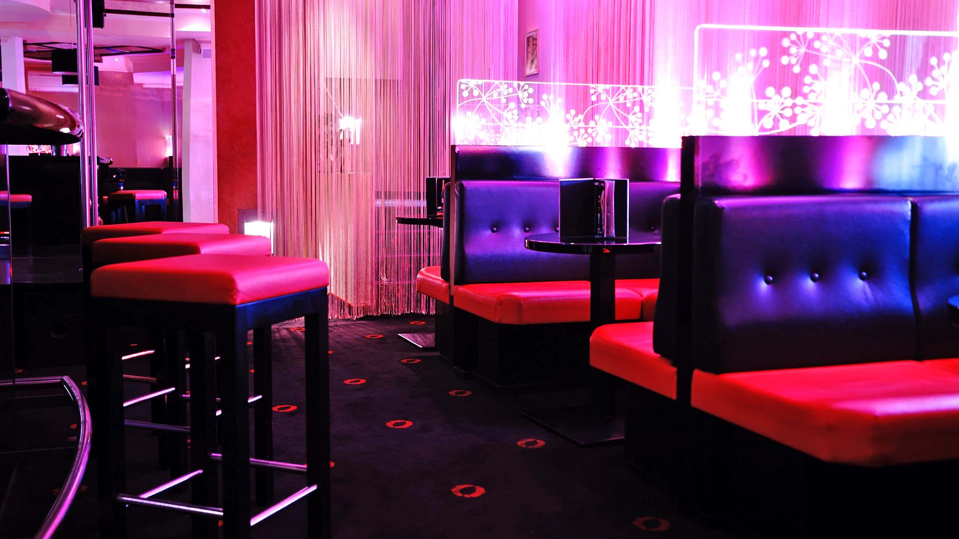 inside Lady-O` – NIGHTCLUB LADY-O`