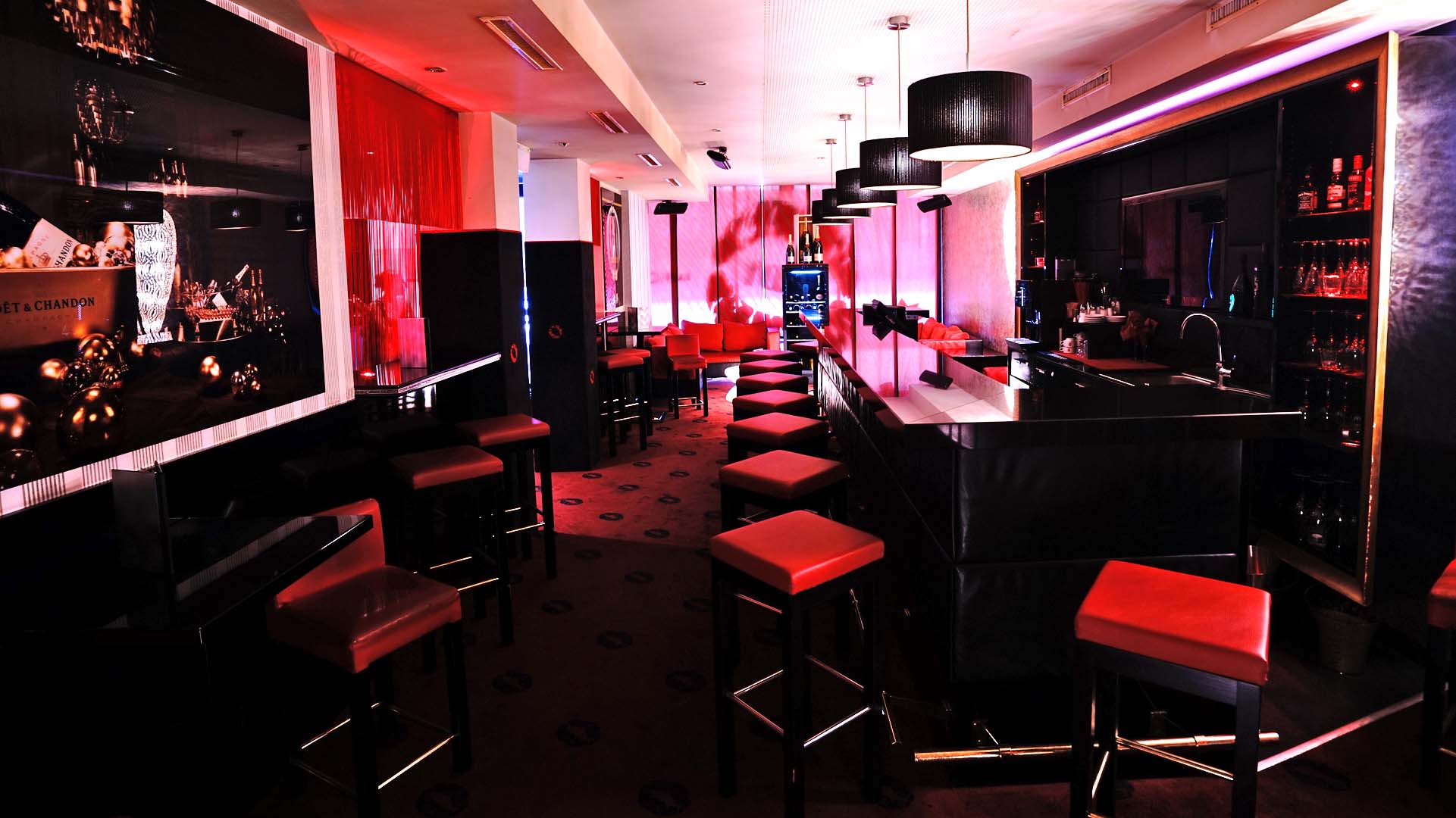 inside Lady-O` – NIGHTCLUB LADY-O`